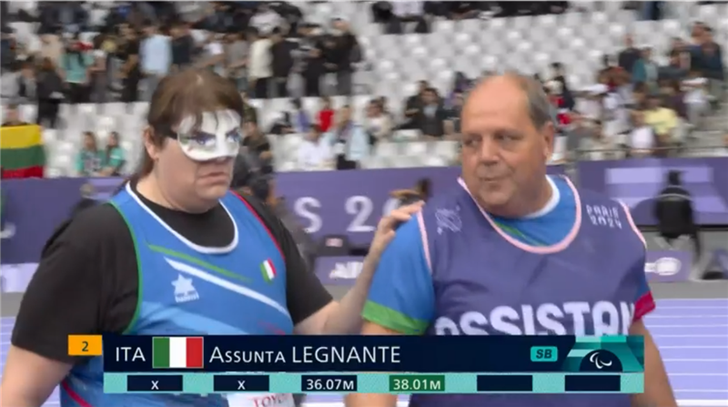 L'eterna Assunta legnante afferra un argento strepitoso con il lancio ...