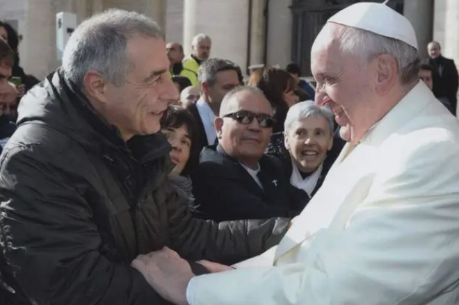 Don Totoni: Il parroco di Bitti che predica tra pinte e paternostri